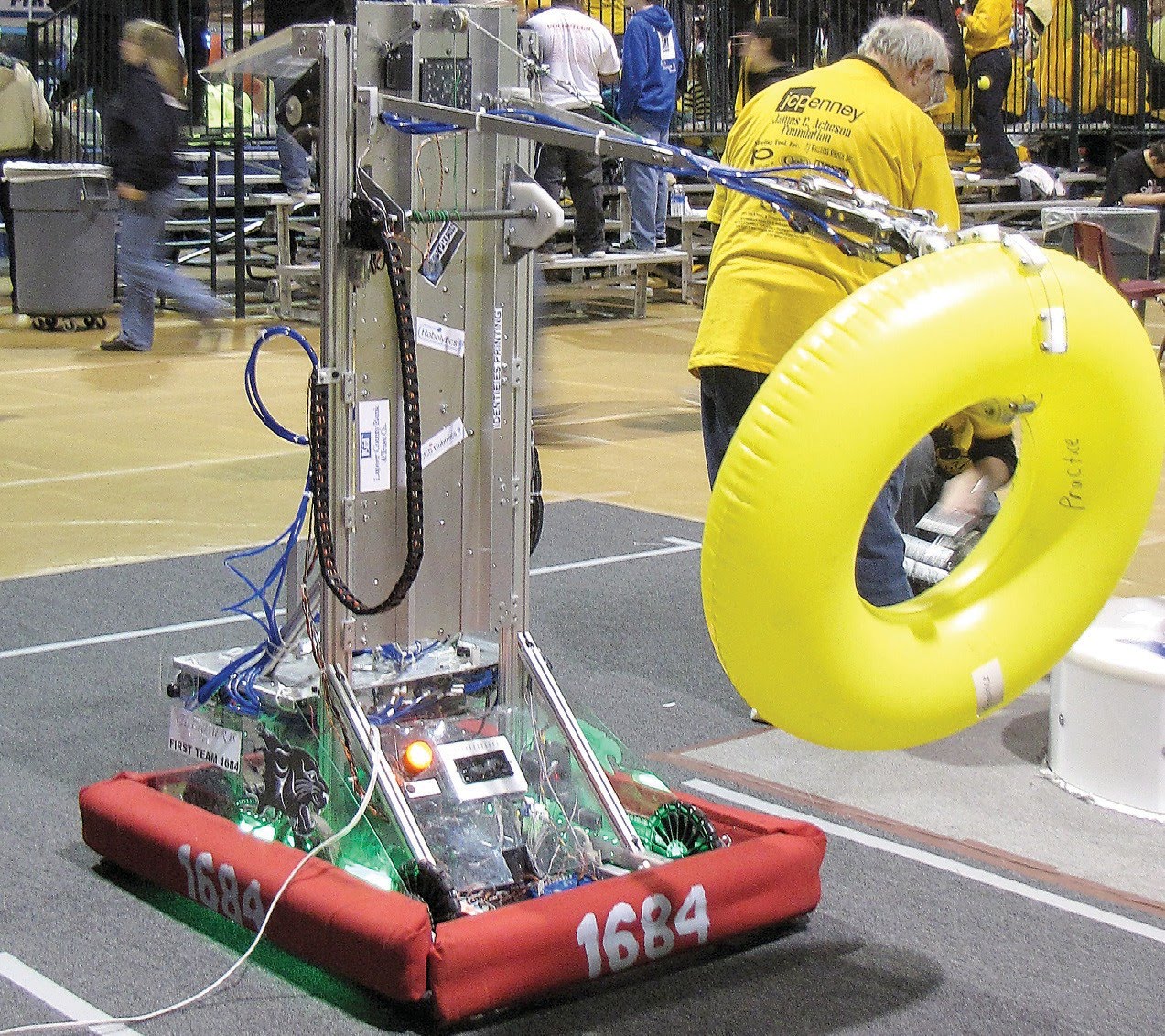 Robotics teams duke it out at state competition – The Bolt